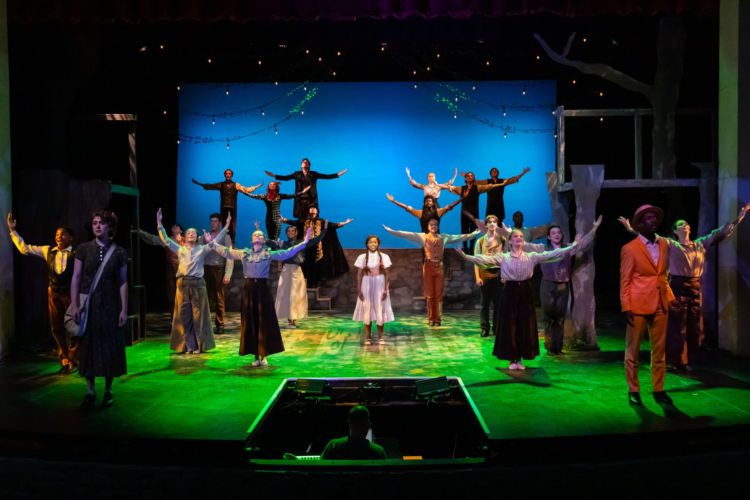 About Us - Summer Stock Stage